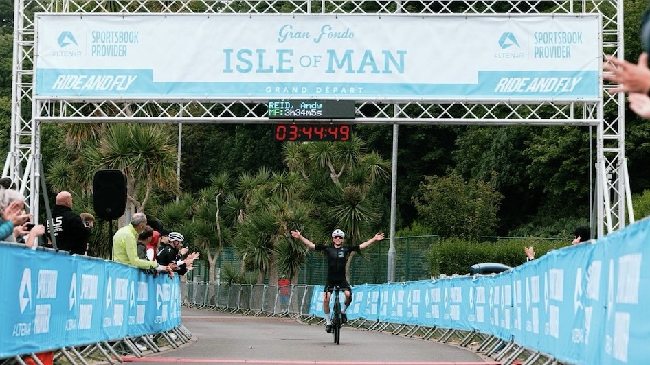GRAN FONDO IOM RESULTS: ZAC WALKER SURVIVES CRASHES, MAYHEM TO WIN ...